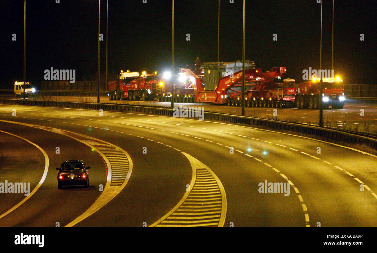 Transportation of 428 ton generator Stock Photo - Alamy