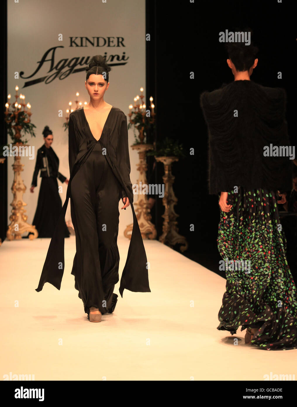 Full length catwalk runway mangsb hi-res stock photography and images ...