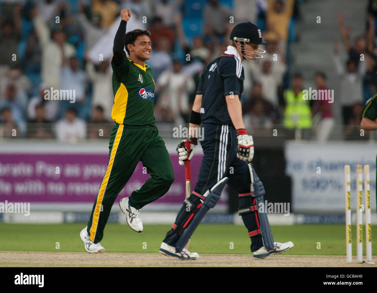 Pakistan's Yasir Arafat celebrates dismissing England's Joe Denly ...