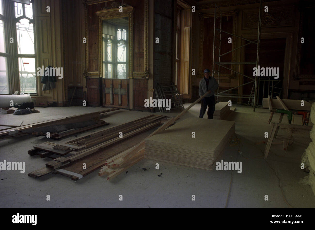 The Green Drawing Room at Windsor Castle undergoing restoration work ...