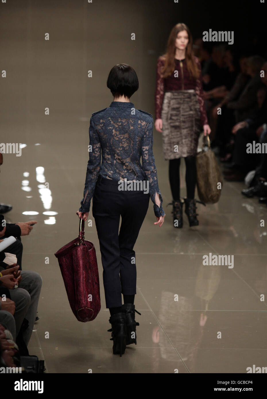 Burberry Catwalk - London Fashion Week Stock Photo - Alamy