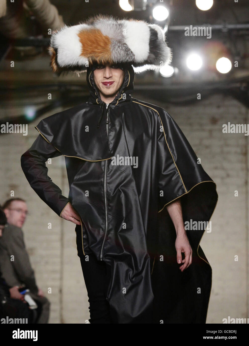 Studio models hi-res stock photography and images - Alamy