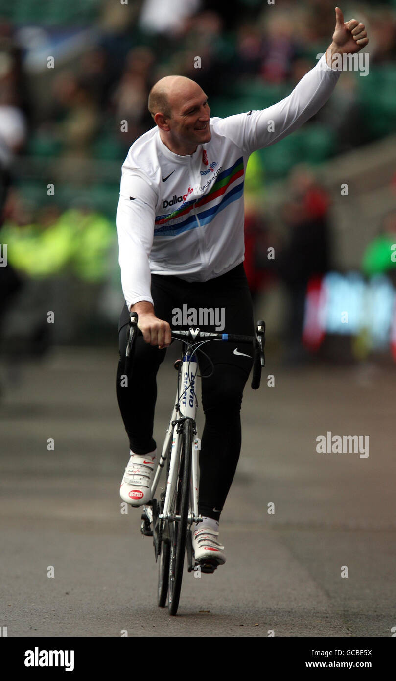 Ex english rugby player hi-res stock photography and images - Alamy