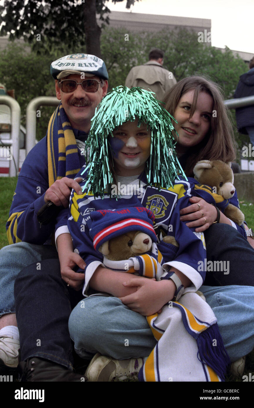 A family of Leeds fans, Dave, Laura, 11, and Sarah, 15, arrive at ...