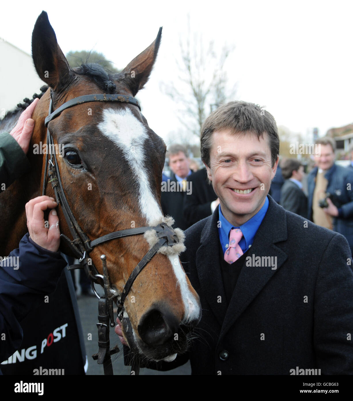 Horse Racing - Racing Post Chase Day - Kempton Park Racecourse. Razor ...