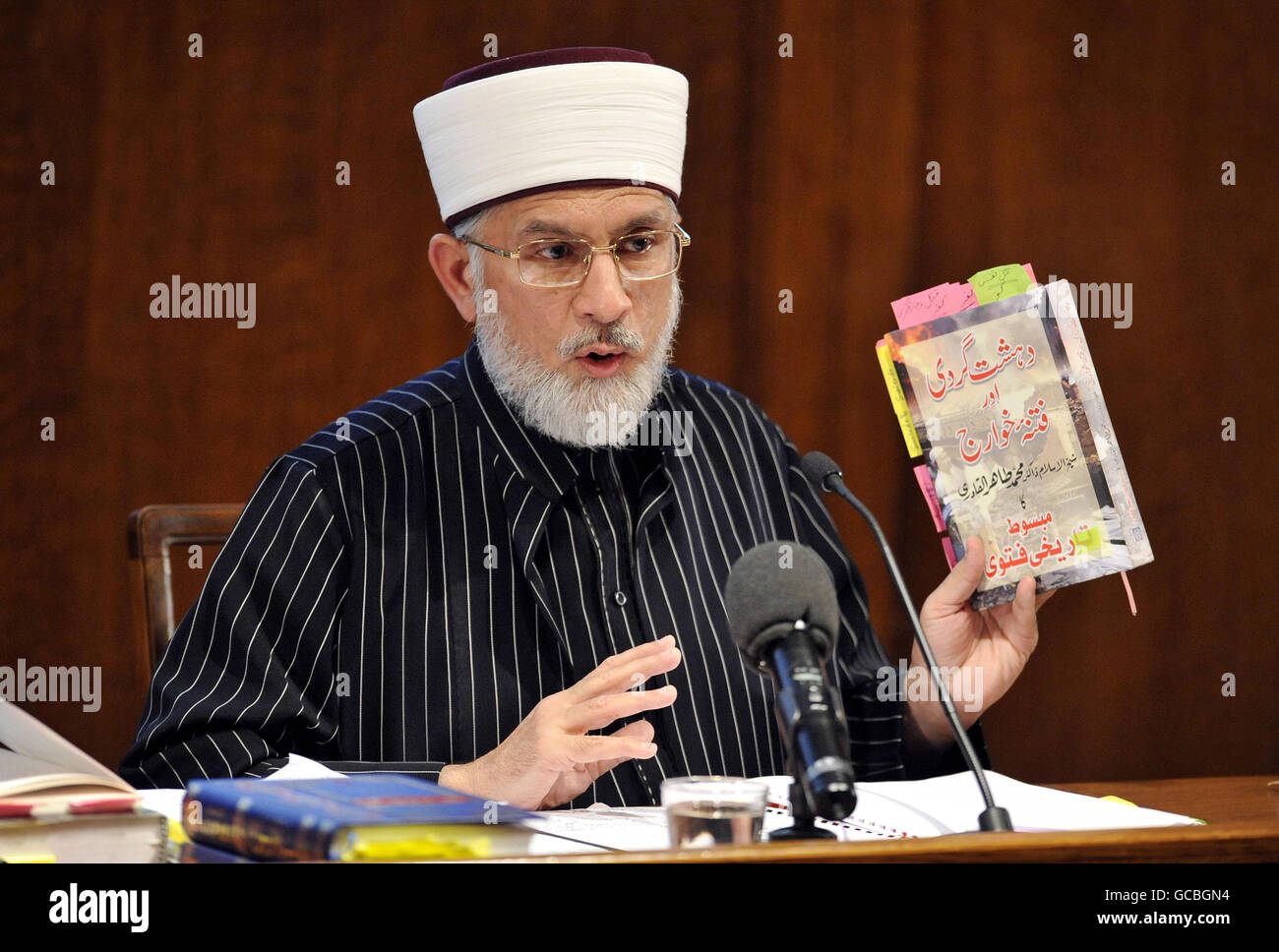 Leading Muslim scholar, Dr Muhammad Tahir-ul-Qadri, founder of global ...