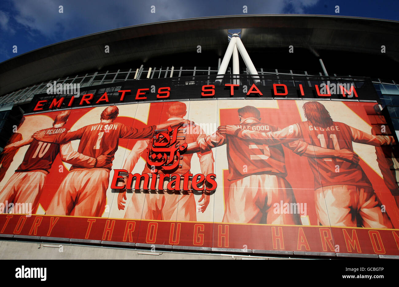Soccer emirates stadium hi-res stock photography and images - Alamy