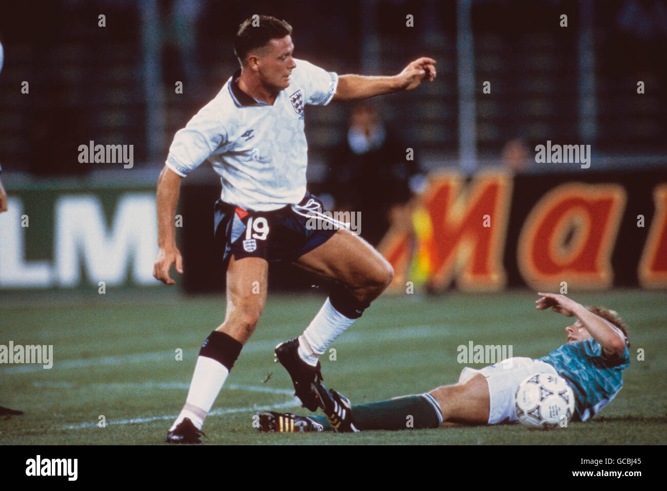 Jurgen klinsmann diving hi-res stock photography and images - Alamy
