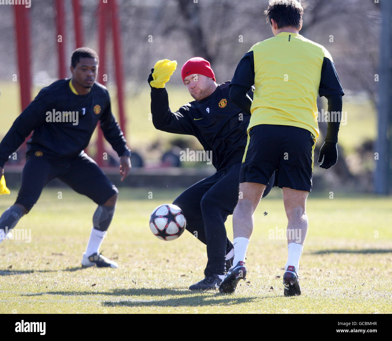 Soccer - UEFA Champions League - Round of 16 - Second Leg - Manchester ...