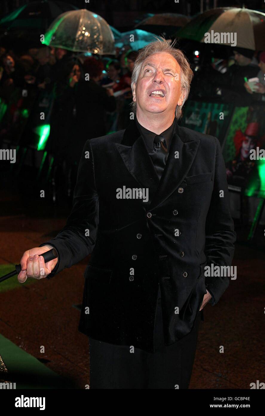 Alan rickman arriving royal world premiere alice in wonderland odeon hi ...