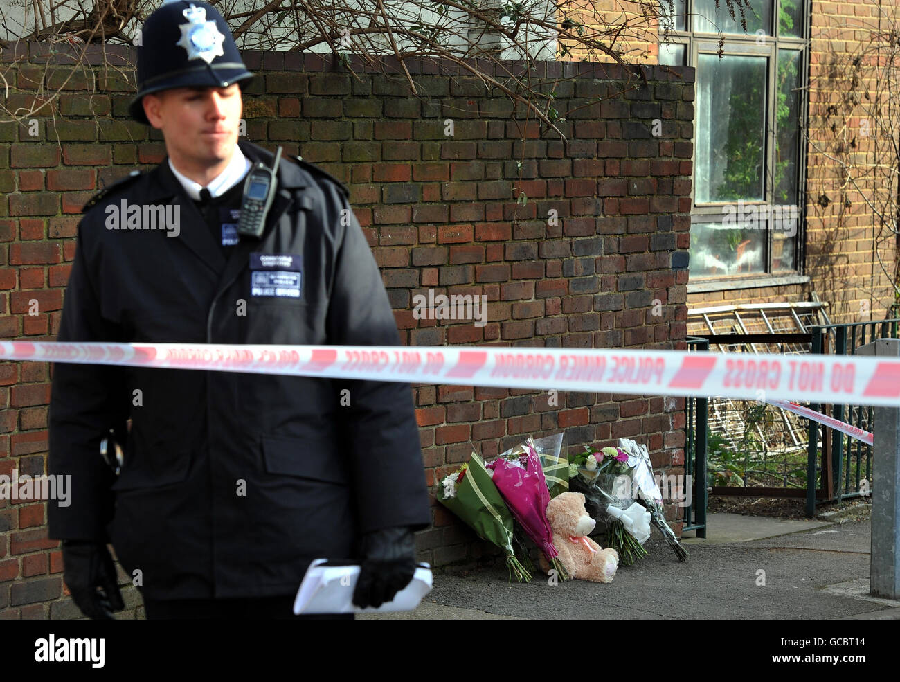 Police officer standing death dead body hi-res stock photography and ...