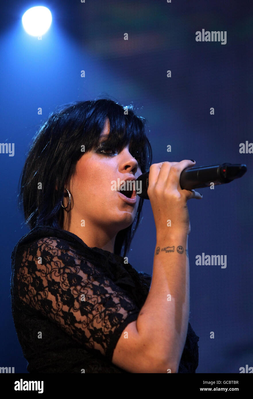 Headline actress hi-res stock photography and images - Alamy