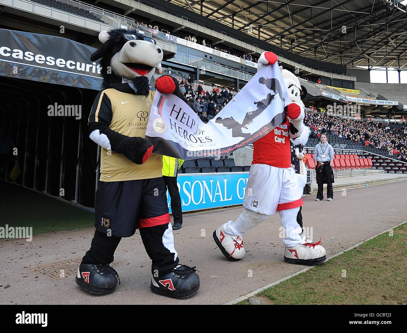 Milton keynes dons mascots donny and mooie hi-res stock photography and ...
