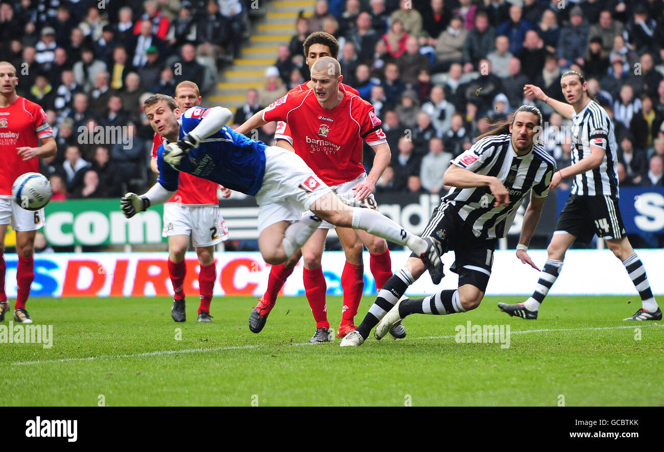 Luke james steele hi-res stock photography and images - Alamy