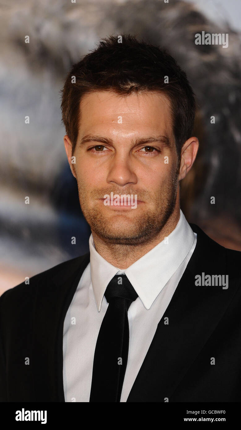 Geoffrey Stults arrives for the Las Vegas premiere of She's Out Of My ...