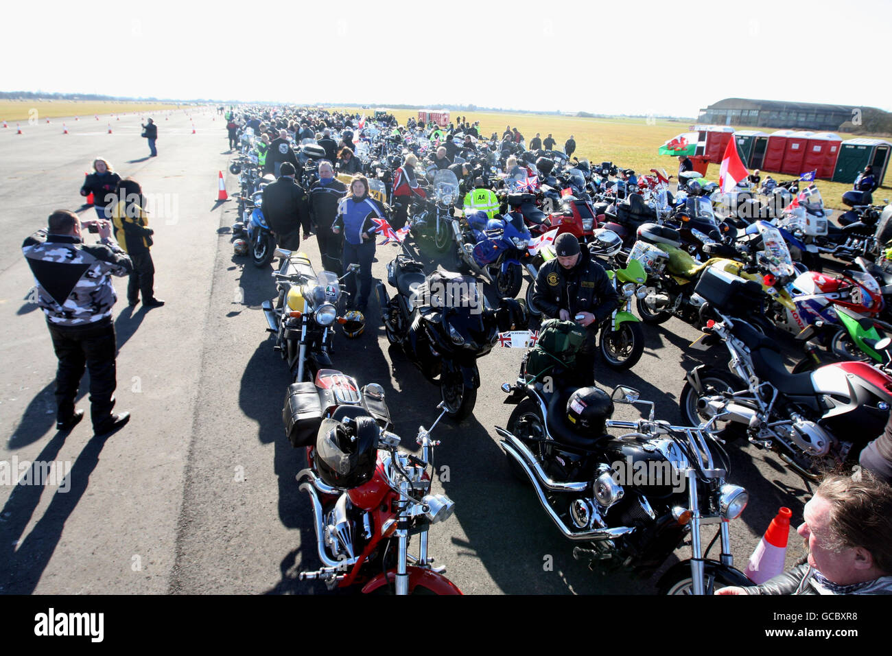 Motorcycles in military hi-res stock photography and images - Alamy