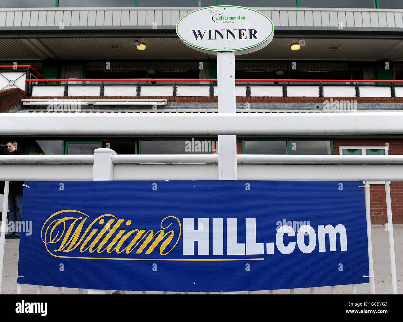 Horse racing races com william hill branding signage sponsor board hi ...