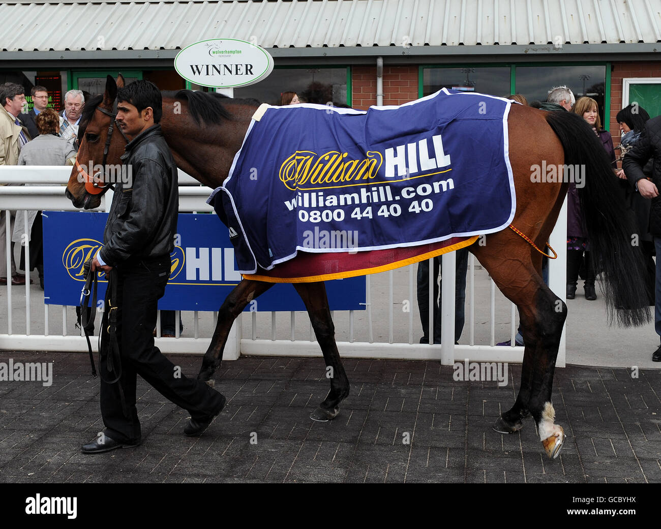 Horse racing races com william hill branding signage sponsor board hi ...