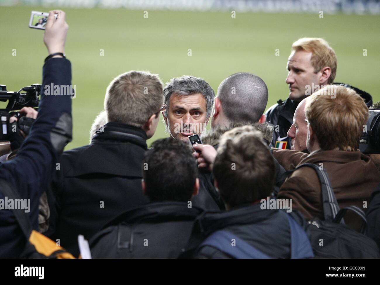 Soccer - UEFA Champions League - Round of 16 - Second Leg - Chelsea v ...