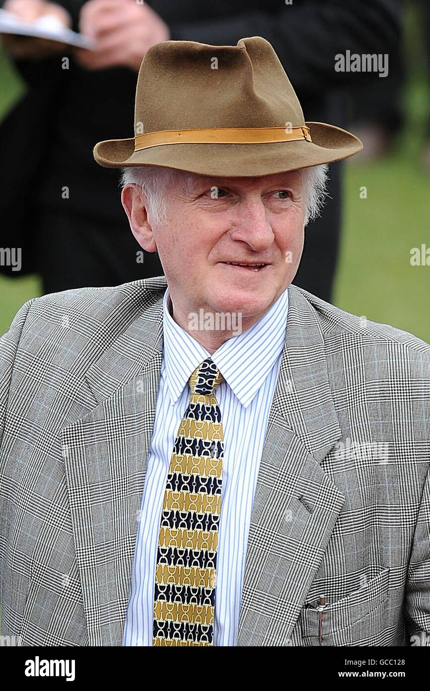 Martin pipe trainer hi-res stock photography and images - Alamy