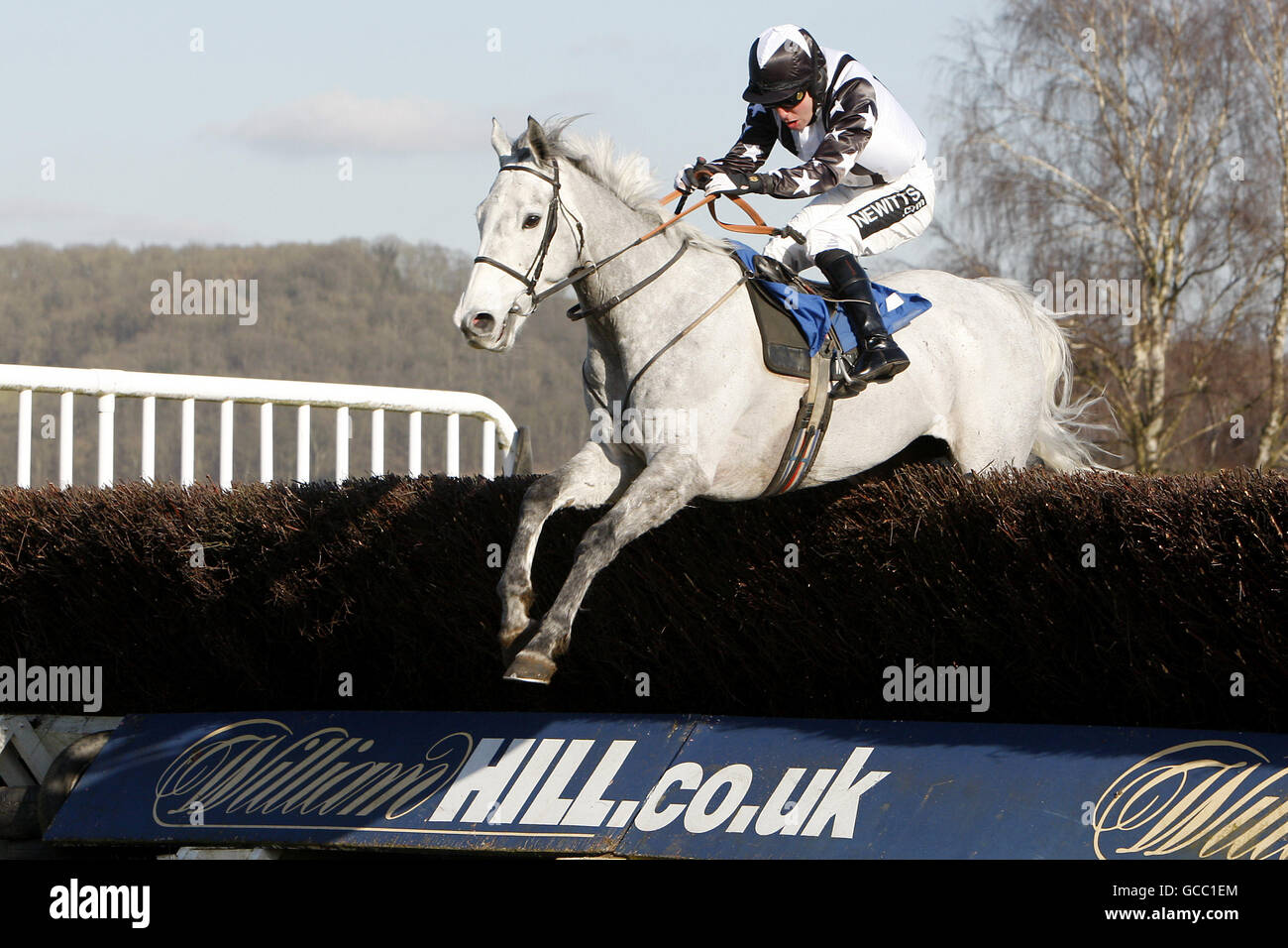 Horse Racing - Ludlow Racecourse Stock Photo - Alamy