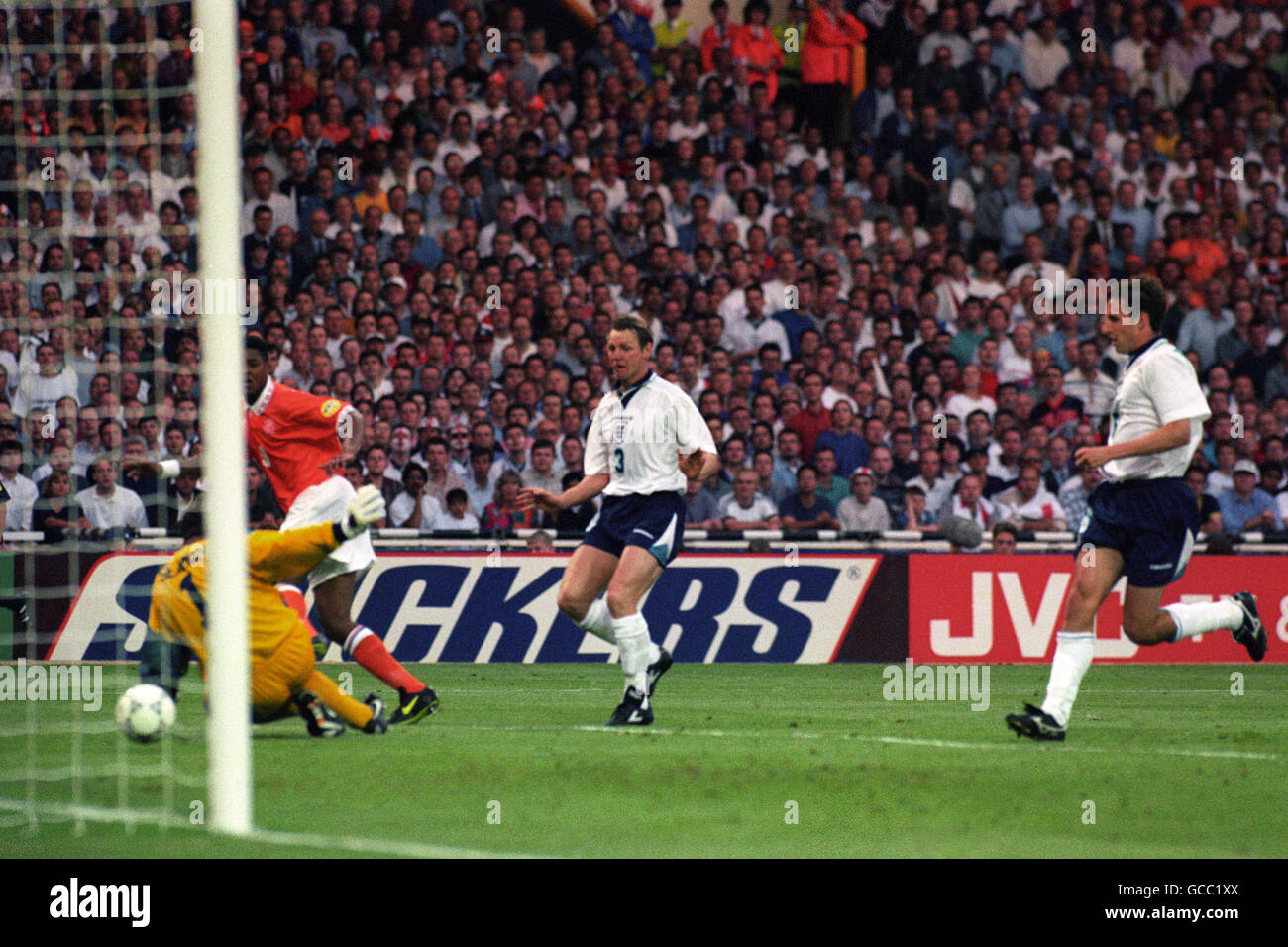 Soccer - Euro 96 - Group A - England v Netherlands - Wembley Stadium ...