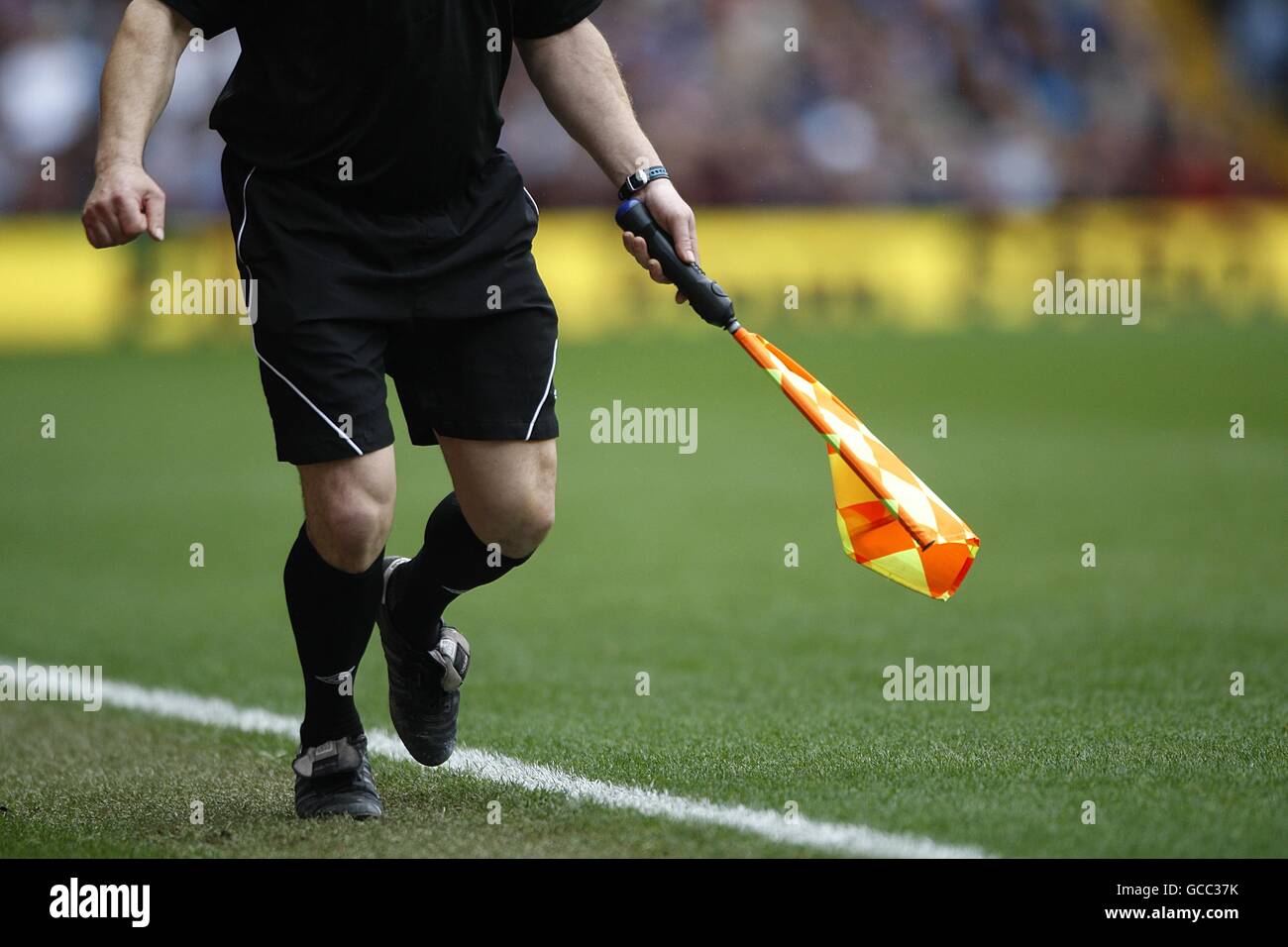 Soccer referees hi-res stock photography and images - Alamy