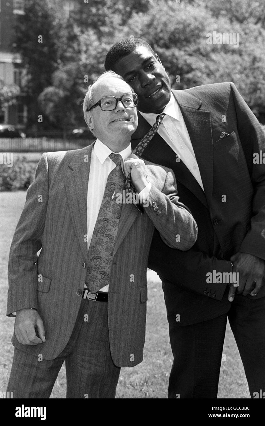 Sports commentator Harry Carpenter getting tied up with heavyweight ...
