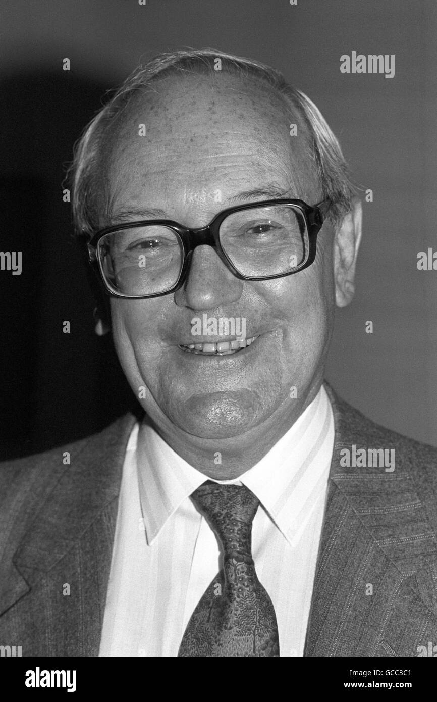 Boxing - Harry Carpenter. BBC sports commentator Harry Carpenter Stock ...