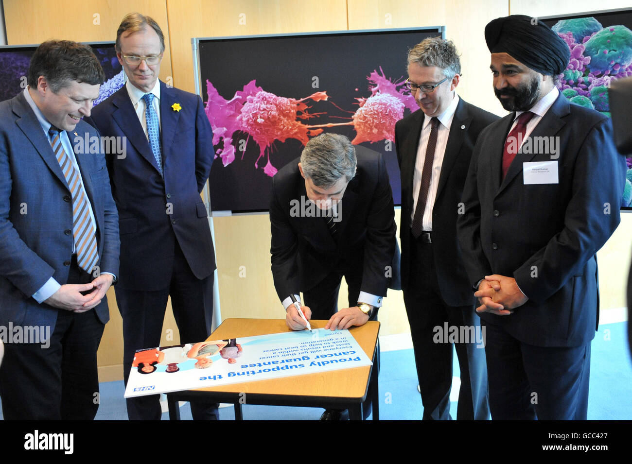 The wellcome trust and sign hi-res stock photography and images - Alamy