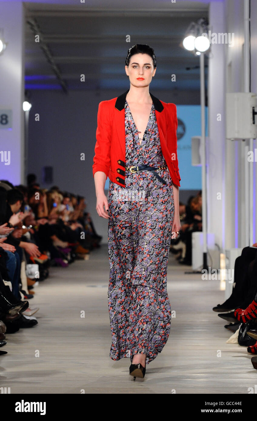 Look Fashion Show Catwalk - London Fashion Week Stock Photo - Alamy