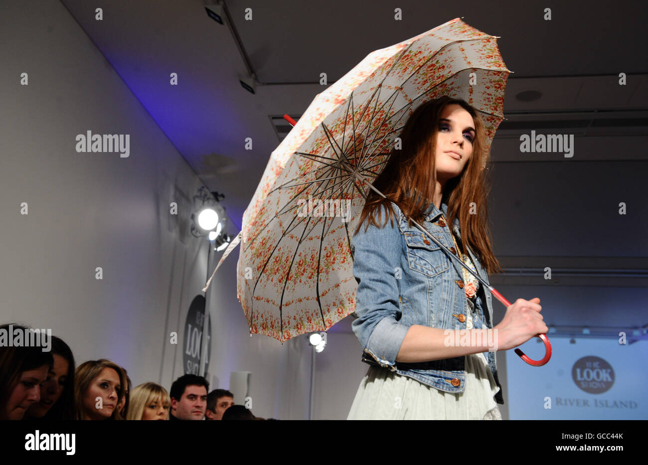 Look Fashion Show Catwalk - London Fashion Week Stock Photo - Alamy