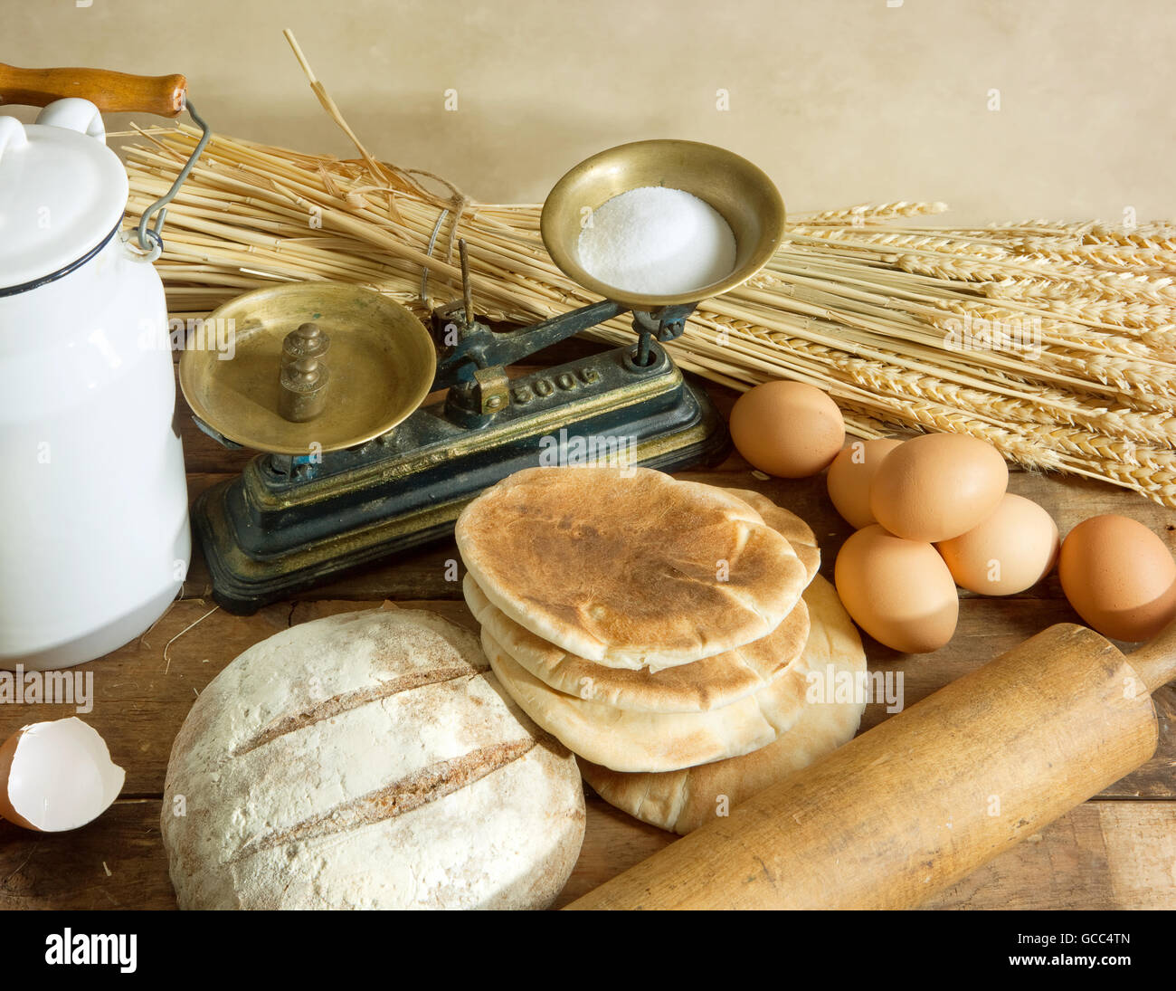 Old fashioned scales and food hi-res stock photography and images - Alamy