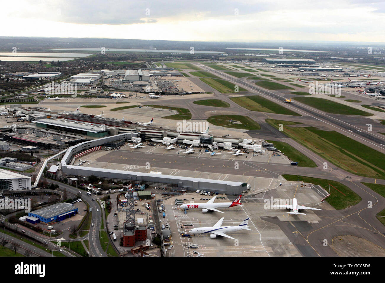 Hounslow aerial view hi-res stock photography and images - Alamy