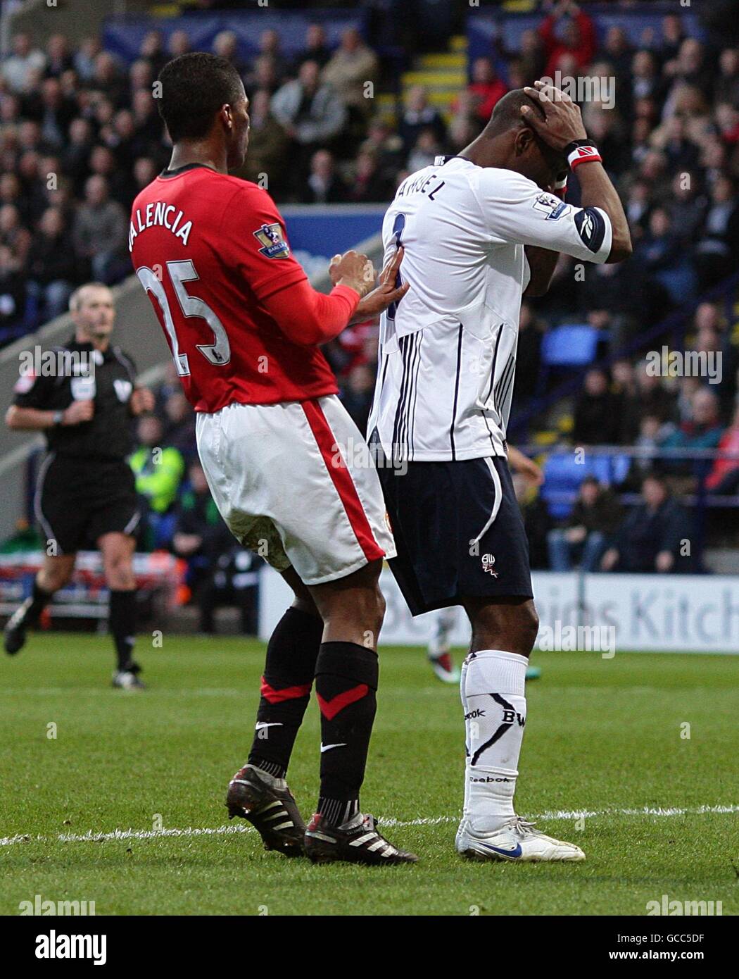 Jlloyd samuel own goal hi-res stock photography and images - Alamy