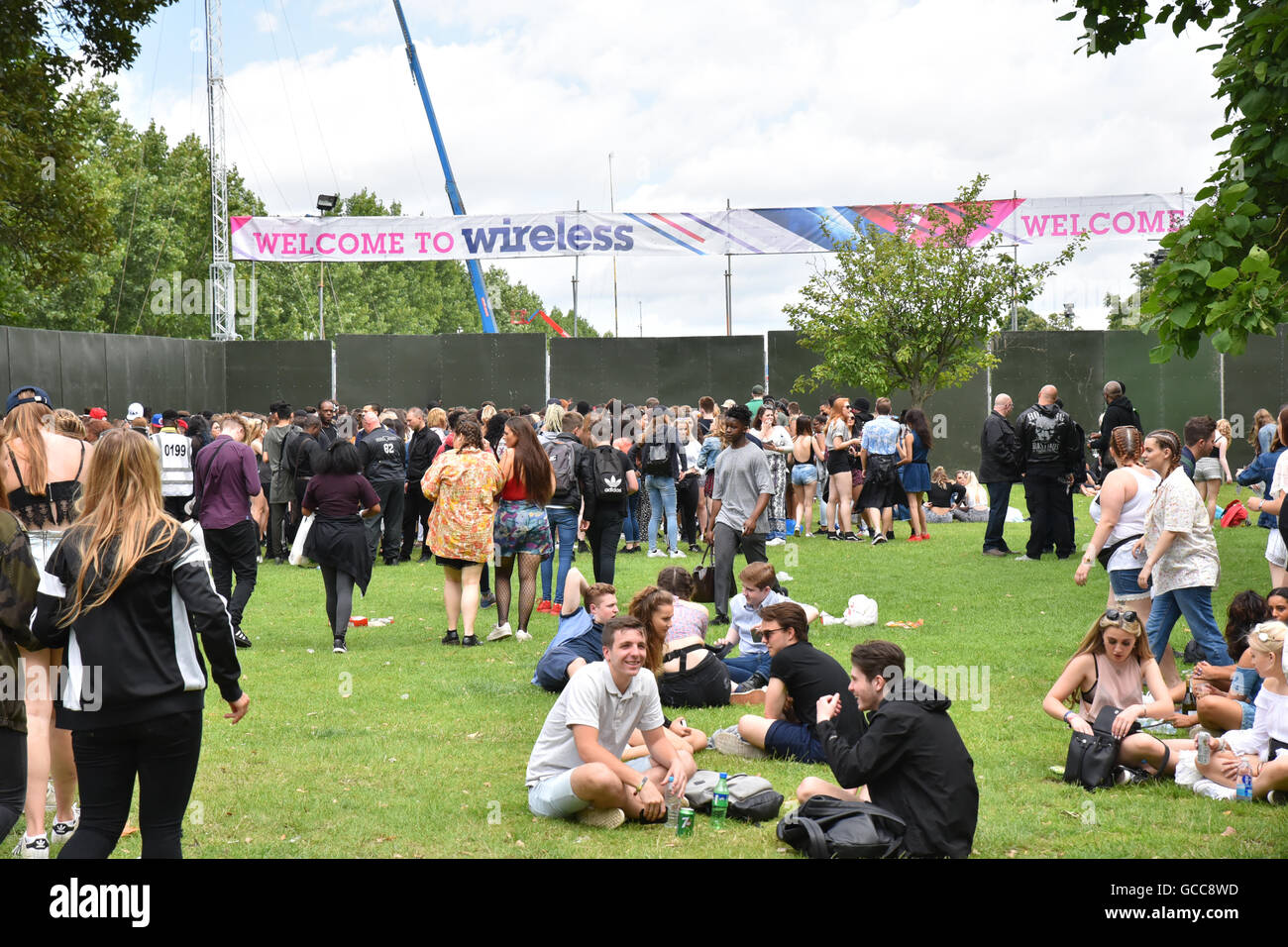 Finsbury Park, London, UK. 8th July 2016. The crowd watch the 1975 at ...