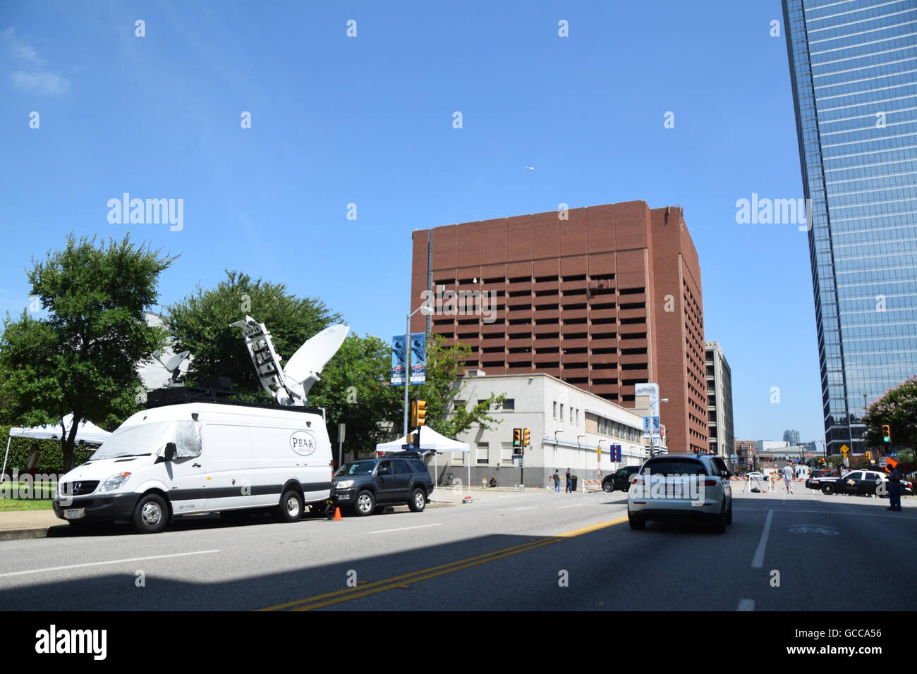 Dallas, Texas, USA. 8th July, 2016. The scene of police shootings in ...