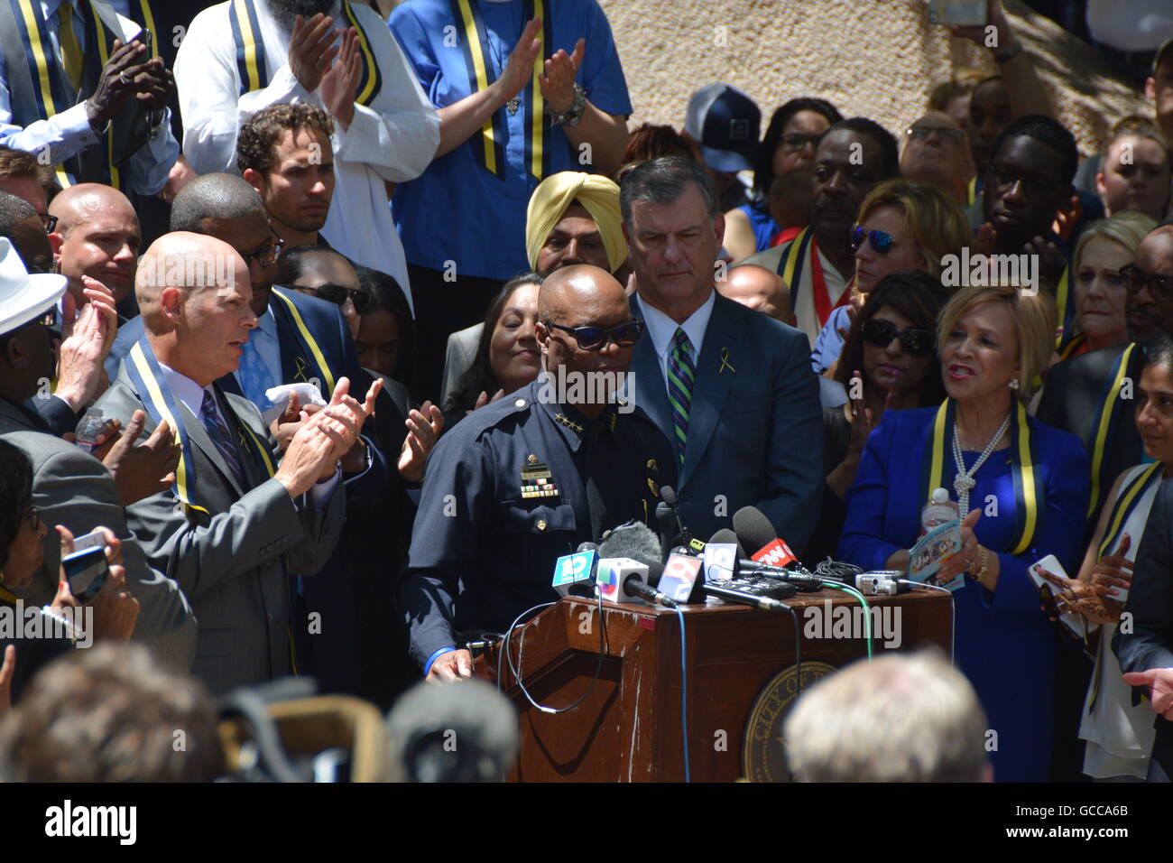 Dallas police chief david williams hi-res stock photography and images ...