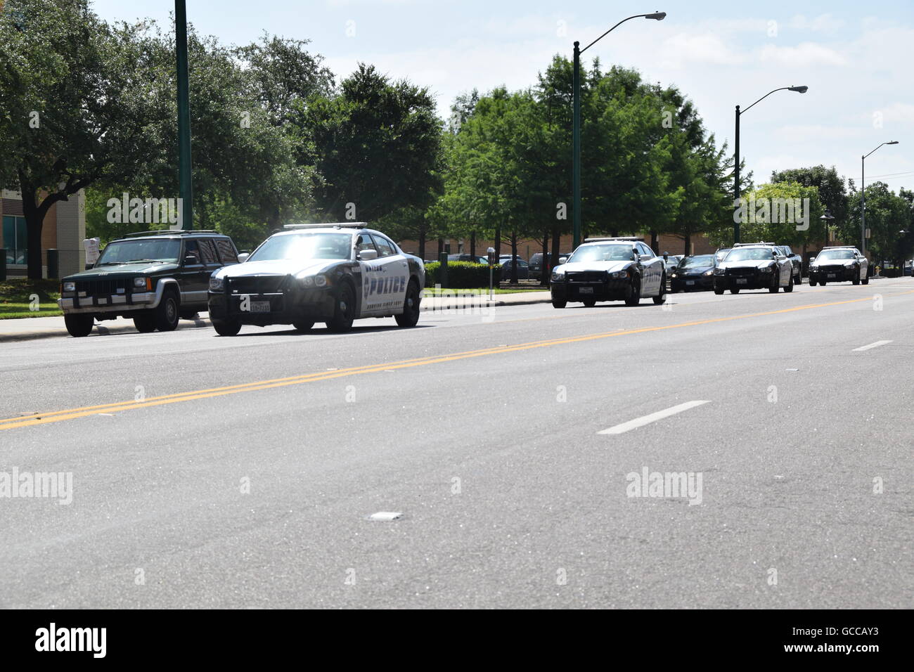 Dallas, Texas, USA. 8th July, 2016. Four Dallas Police cars on South ...