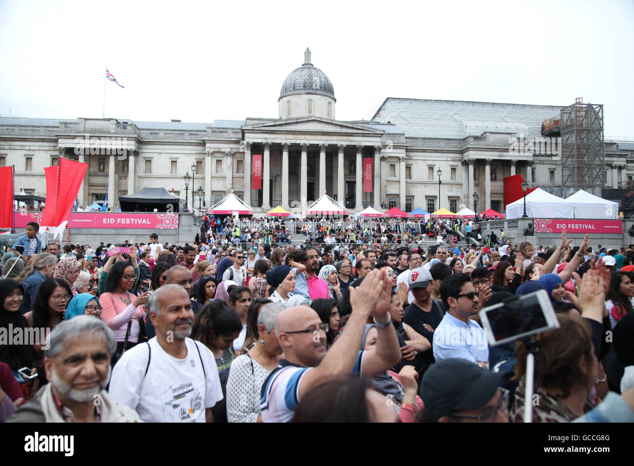 9 ladies dancing hi-res stock photography and images - Alamy