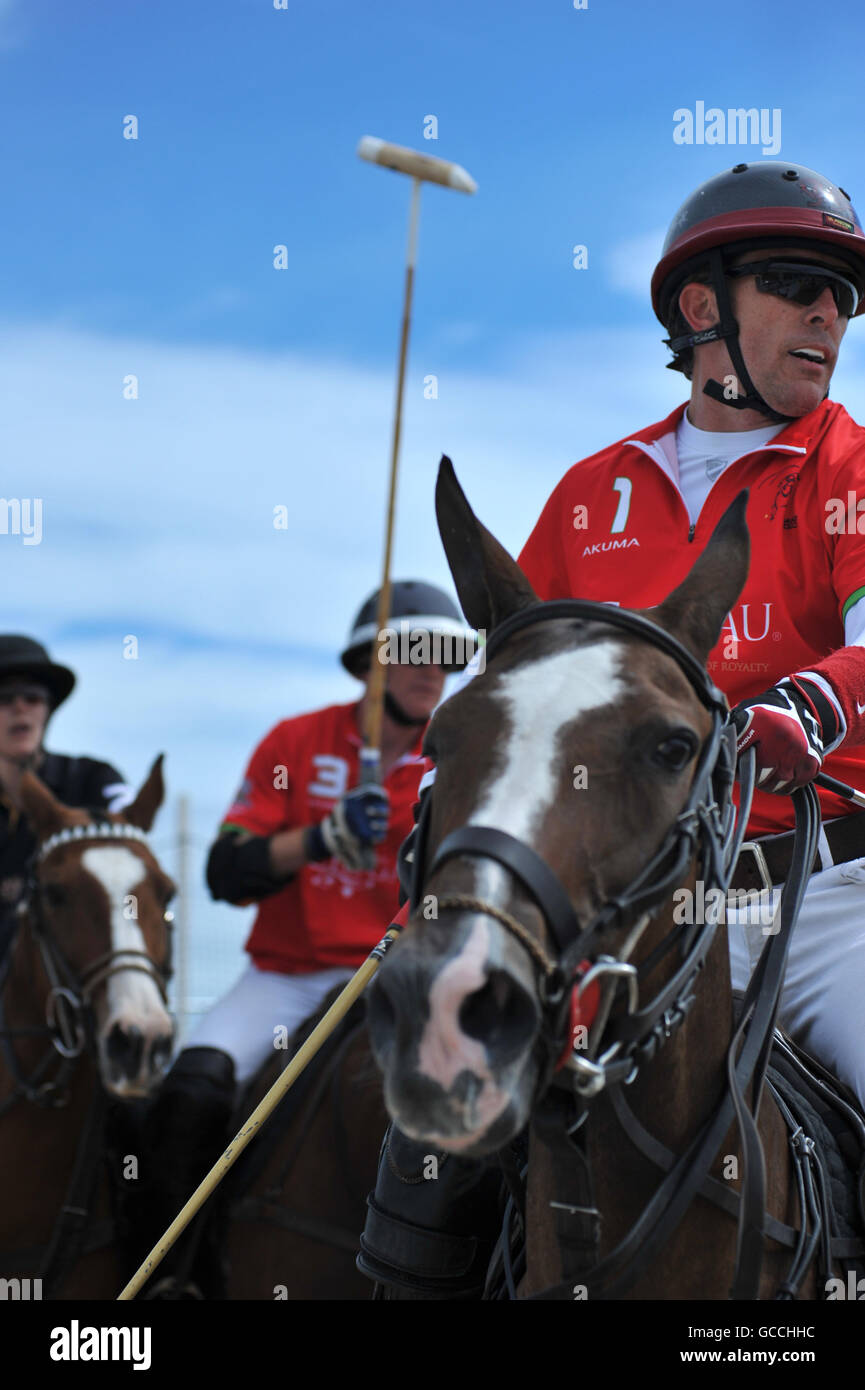 Sandbanks, Poole, Dorset, UK. 9th July, 2016. Ricky Cooper of Clogau ...