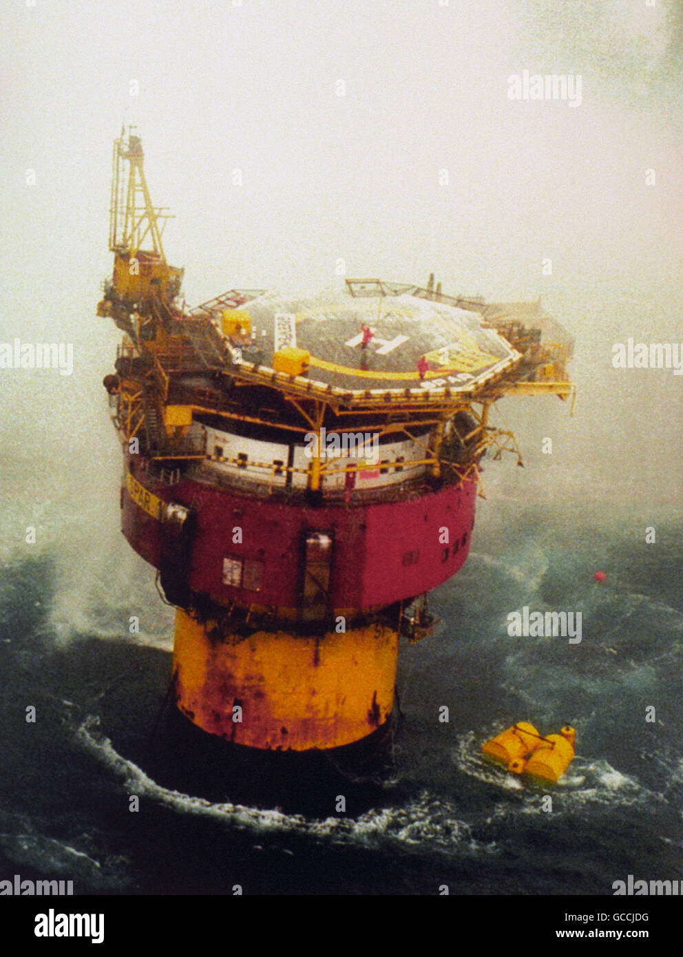 Brent spar oil hi-res stock photography and images - Alamy