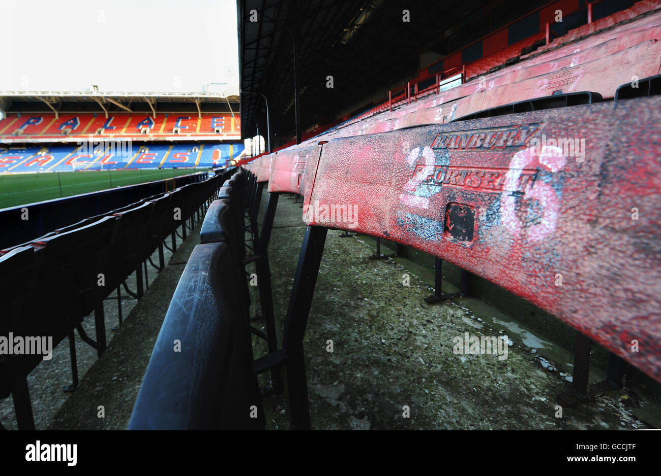 Seating selhurst park High Resolution Stock Photography and Images - Alamy