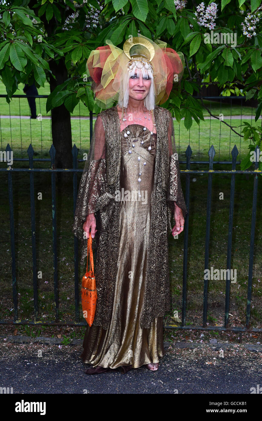 Virginia bates london hi-res stock photography and images - Alamy