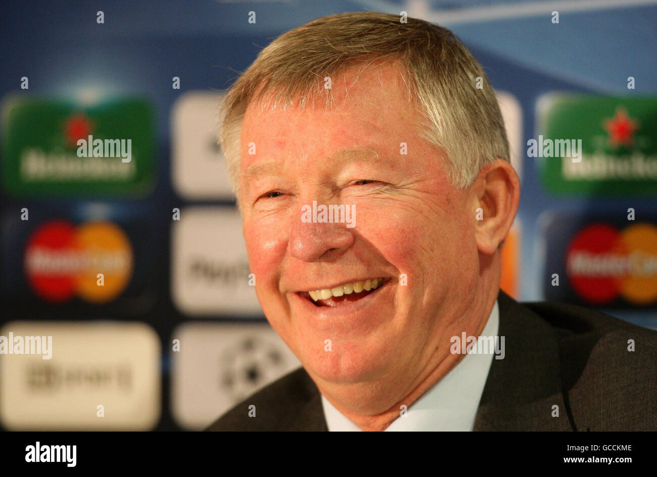 Football head head shot close up smiling alex ferguson hi-res stock ...