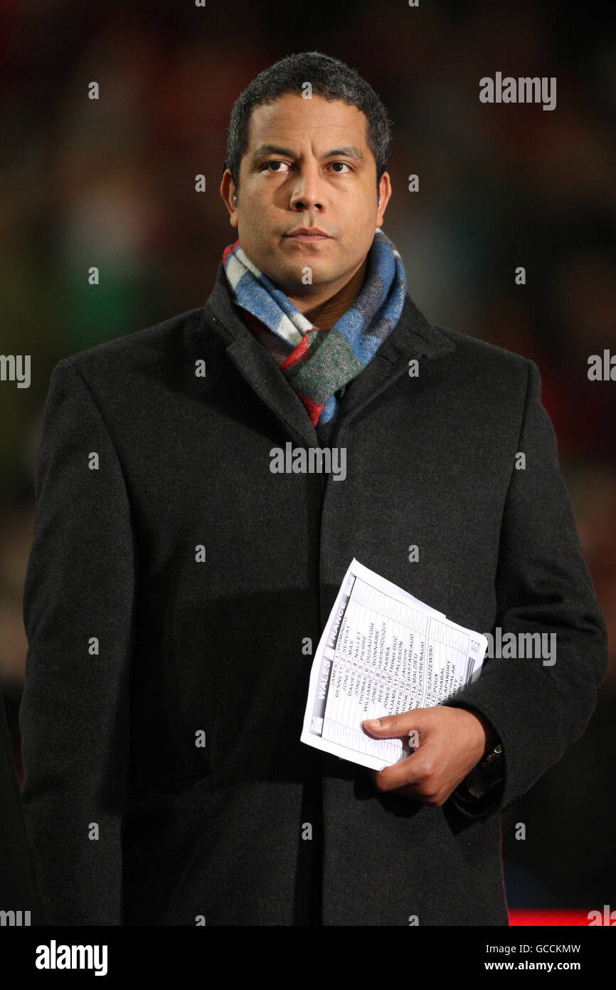 Bbc rugby pundit and former england rugby player jeremy guscott hi-res ...