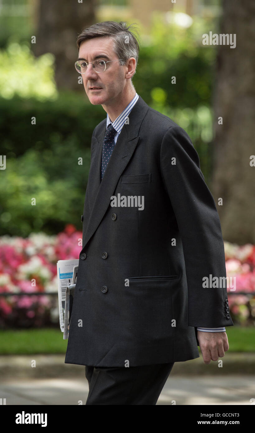 Jacob Rees-Mogg arrives at 10 Downing Street in London Stock Photo - Alamy