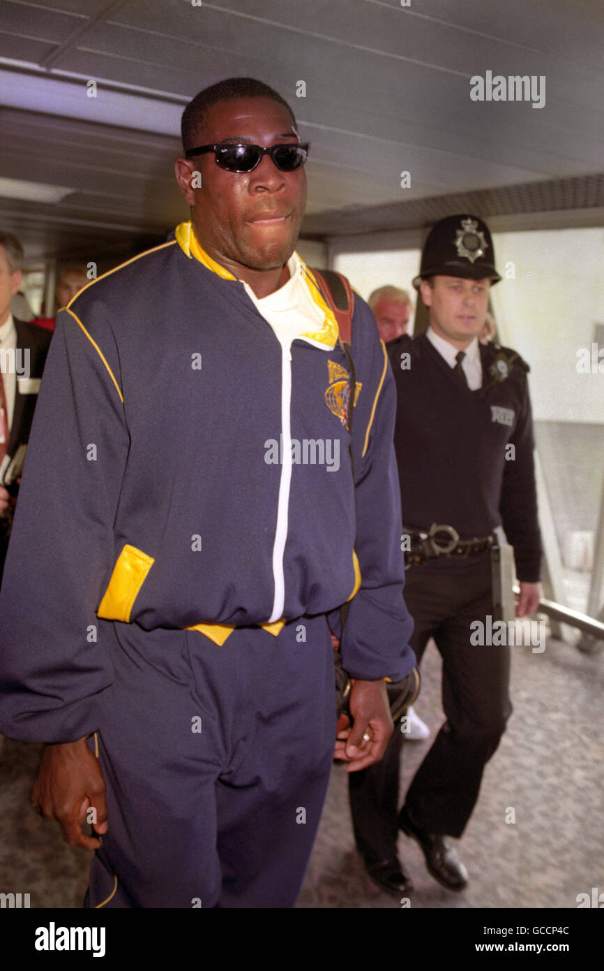 Frank bruno v mike tyson hi-res stock photography and images - Alamy
