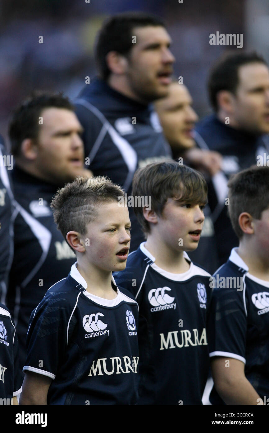 Scotland mascots at murrayfield hi-res stock photography and images - Alamy