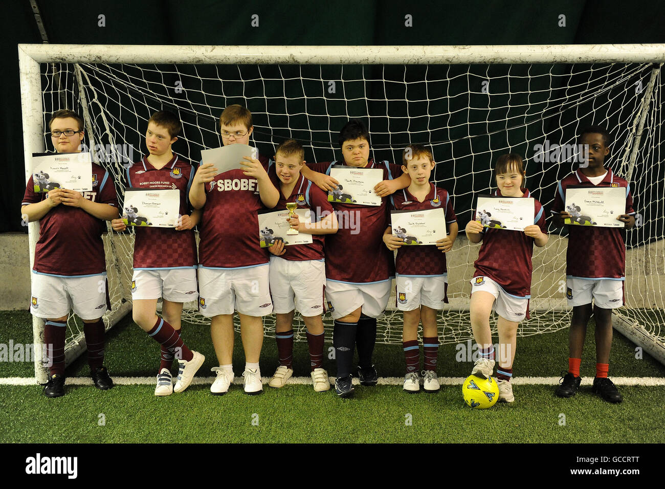 Football soccer downs syndrome team team group hi-res stock photography ...